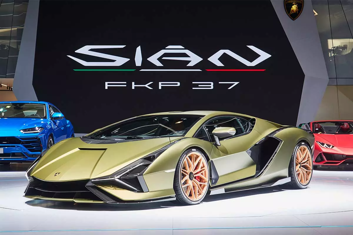 Lamborghini Sián FKP 37: анын суперконденсатору кантип иштейт?