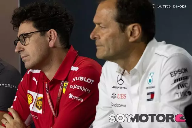 Mattia Binotto și Aldo Costa la Monza