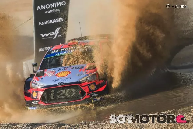 Sordo, ketiga di Sardinia tiga saat di belakang pendahulu