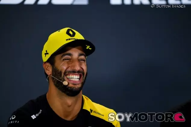 Ricciardo o tšepa Vettel: