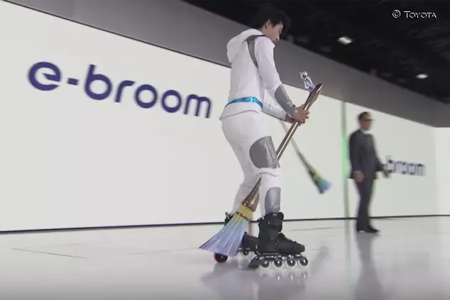 Toyota e-broom ไม้กวาดบินได้