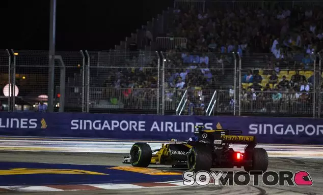 De Jolyon Palmer huet zu Singapur geschoss - SoyMotor