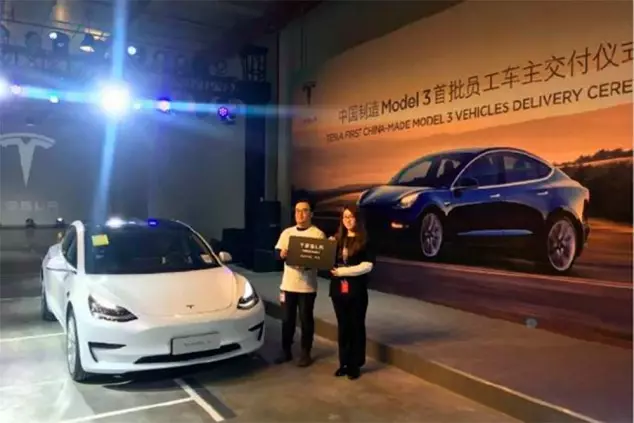 Levering van de Tesla Model 3 in Shanghai