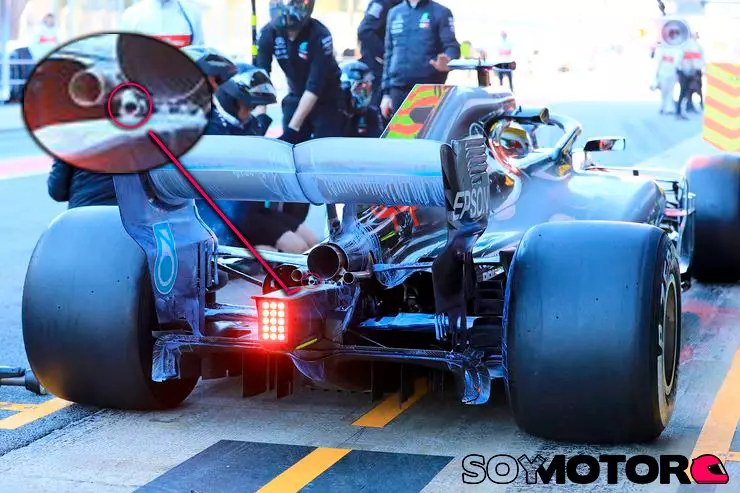 mercedes-engine-breather.jpg