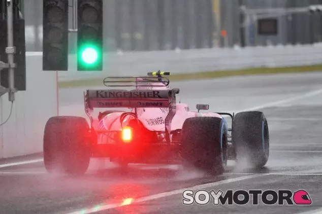 El cotxe de Force India sota la pluja a Suzuka – SoyMotor.com