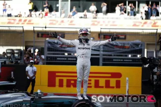 Gisaulog ni Hamilton ang pole position sa Austin