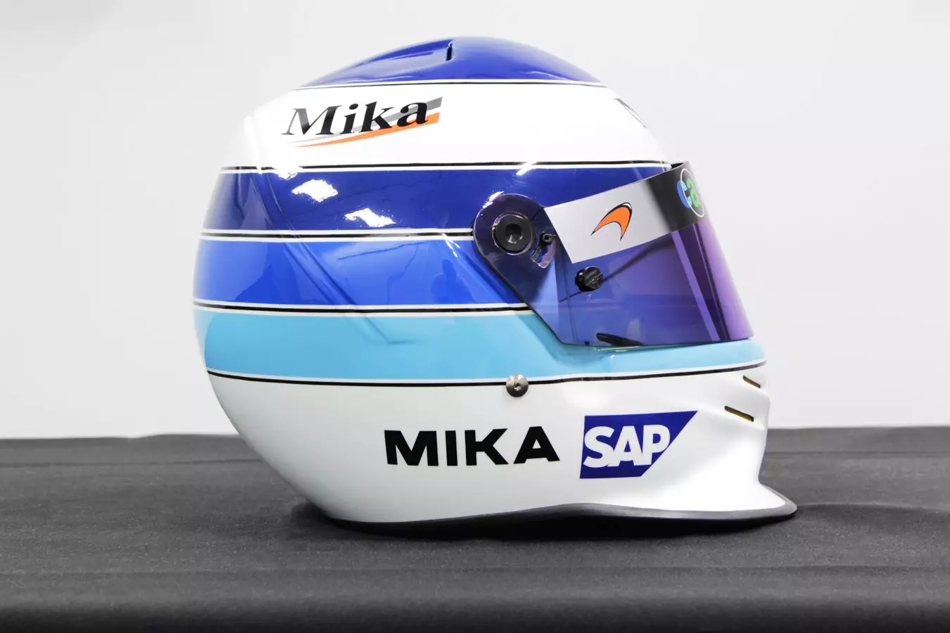 hakkinen-capacete-soymotor.jpg