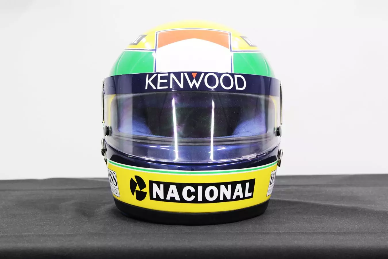 senna-capacete-soymotor.jpg