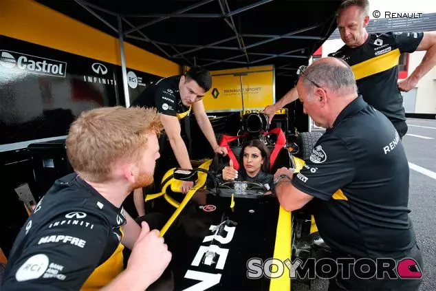 Aseel Al Hamad dirige o Lotus-Renault E20 - SoyMotor