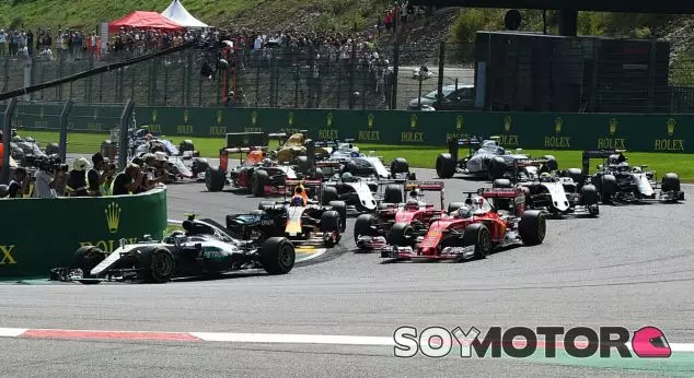 ມຸມທຳອິດຂອງການແຂ່ງຂັນ Belgian Grand Prix 2016 - SoyMotor