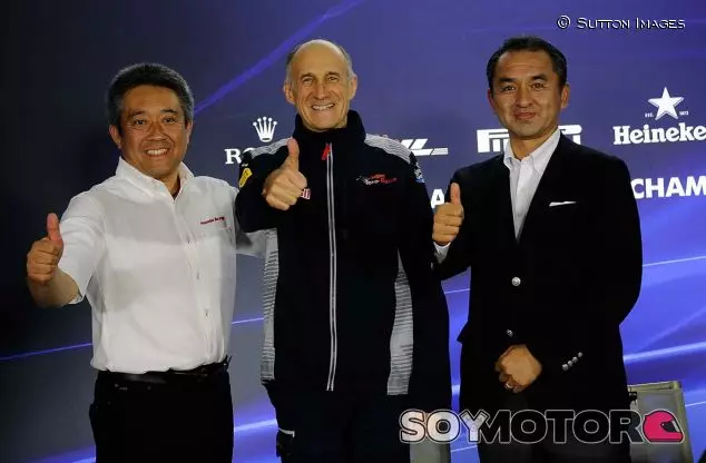 Masashi Yamamoto, Franz Tost et Katsuhide Moriyama à Marina Bay