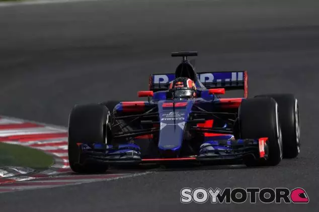 Daniil Kvyat ao amin'ny STR12 - SoyMotor