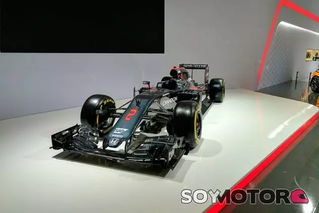 McLaren MP4-31 mat der Zuel vun Vandoorne, an der Belsch - SoyMotor