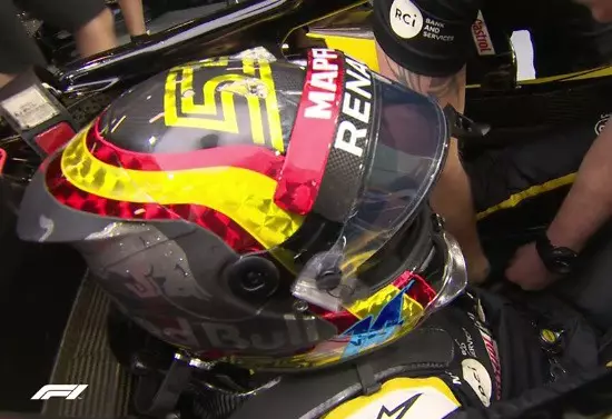 sainz-helmet-abu-dabi.jpg