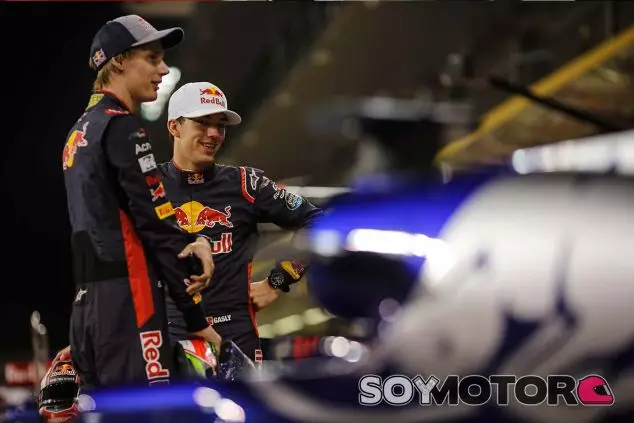 Brendon Hartley sareng Pierre Gasly di Yas Marina