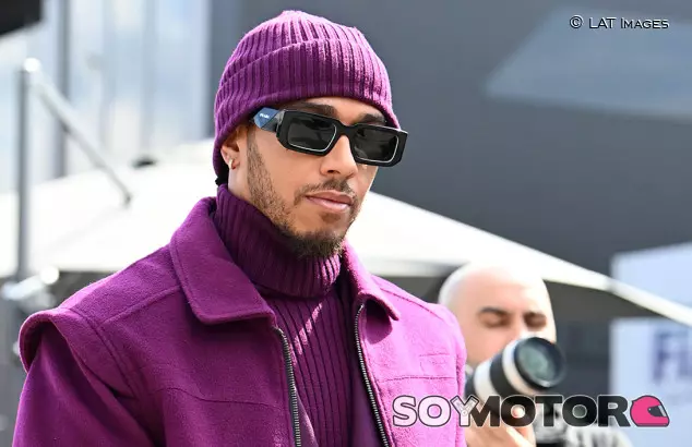 Lewis Hamilton odstartuje v Monze zezadu kvůli výměně motoru