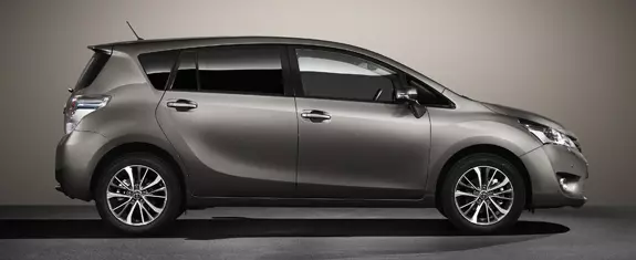 toyota-verso.jpg