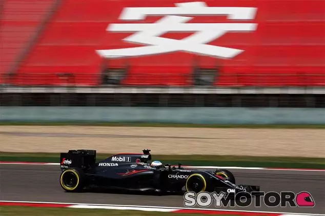 Fernando Alonso in China - LaF1