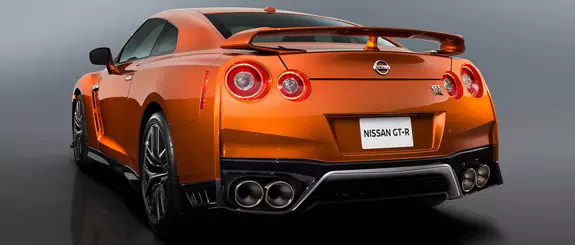 nissan-gt-r-2017-13.jpg