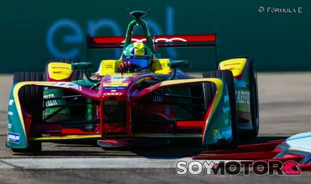 Di Grassi Monrealda keçirilən ilk Formula E yarışında qalib gəlir və çempionatın zirvəsinə yüksəlir