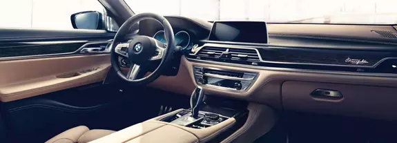 bmw-ind-m760li-xdrive-2_0.jpg