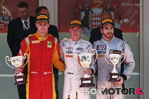 Alexander Rossi, Stoffel Vandoorne sareng Sergio Canamasas dina podium Monaco - LaF1