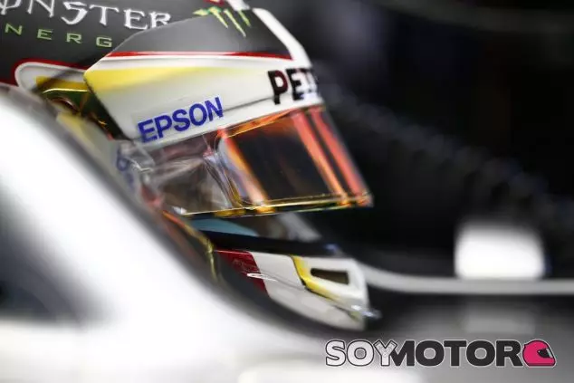 Hamilton tidak akan berhenti mengasak selagi dia boleh - LaF1