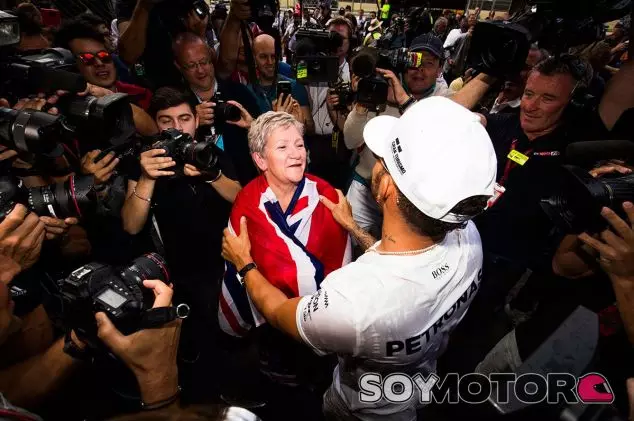 Lewis Hamilton dan ibunya, Carmen Lockhart, di Mexico