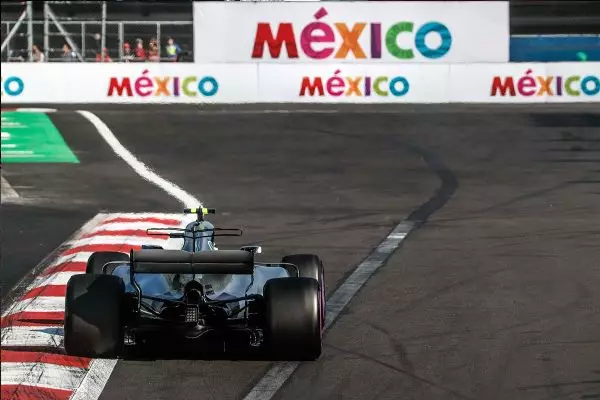 GP Mexican F1 2017: L-am văzut pe legendarul Lewis Hamilton conducând 75627_10