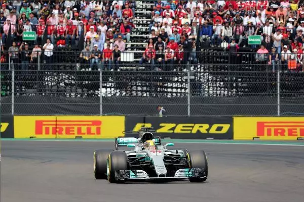 GP Mexico F1 2017: Saya melihat pemanduan legenda Lewis Hamilton 75627_16