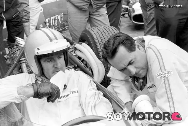 Denny Hulme agus Jack Brabham ag Zandvoort i 1967