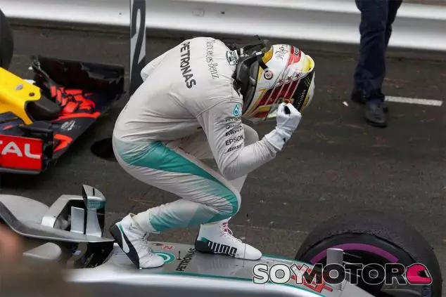 Lewis Hamilton slavi pobjedu u Monaku - LaF1