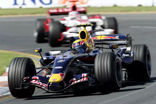 Mark Webber met die Red Bull RB3 in sy eerste jaar met die Renault-enjin (2007)