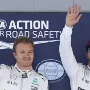 Mercedes vil fortsette å la Rosberg og Hamilton kjempe på bane – LaF1