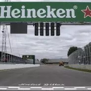 Heineken poster op de finish rjochtstreeks fan Gilles Villeneuve - LaF1