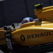 Jolyon Palmer aux commandes de la RS16 - LaF1