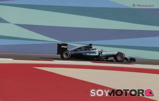 Lewis Hamilton v Bahrajnu - LaF1