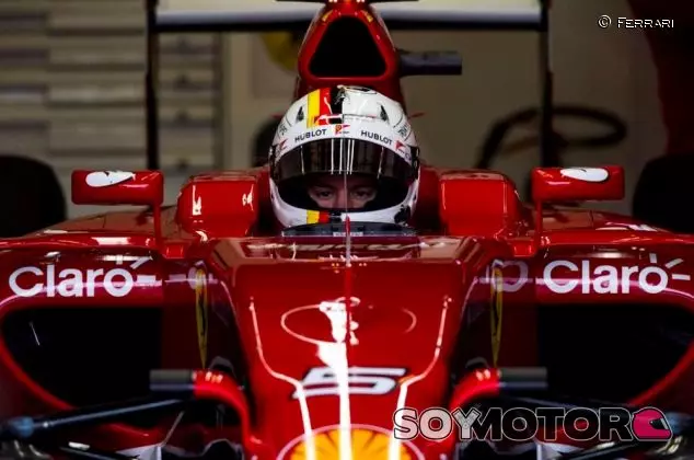 Sebastian Vettel pẹlu apẹrẹ tuntun ti ibori rẹ ni Jerez - LaF1