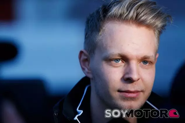 Kevin Magnussen osallistuu lehdistölle Barcelonan testissä McLarenin kanssa - LaF1.es