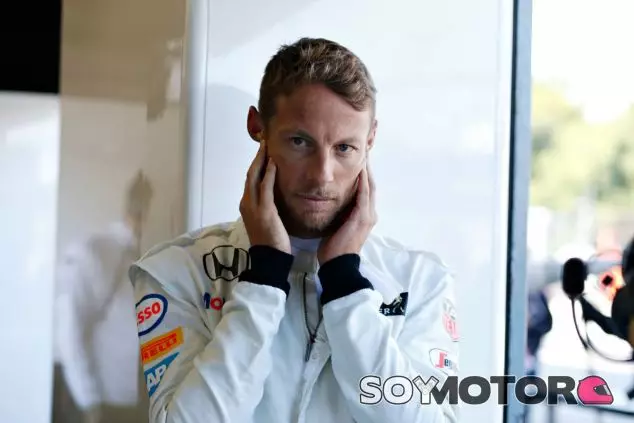 Button does not comment on his future-LaF1