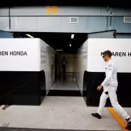Boullier mahu Button terus memasuki kotak McLaren musim depan - LaF1