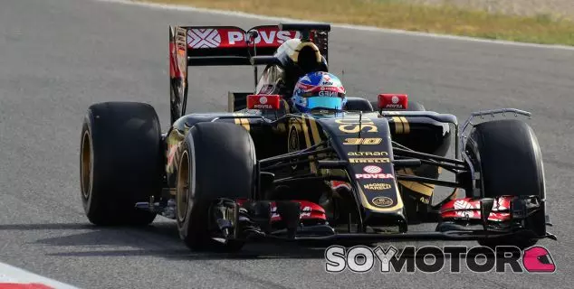 Jolyon Palmer leis an Lotus E23 i dtástálacha Barcelona - LaF1