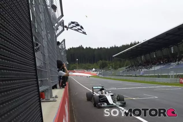 Hamilton anowana kukunda kwe46 kwebasa rake - LaF1