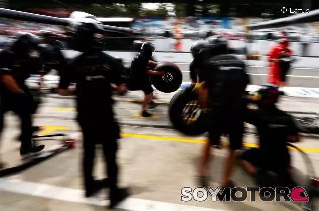 Lotus team mechanics at the last Italian Grand Prix - LaF1