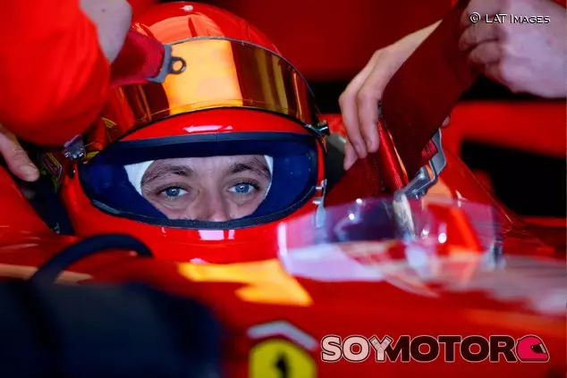 Ferrari cung cấp cho Valentino Rossi một vô lăng tại Sauber