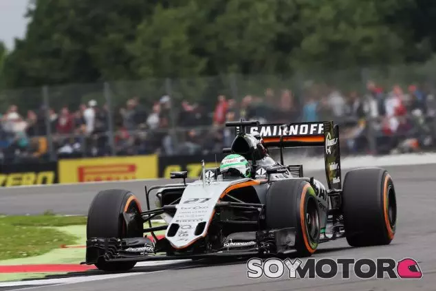 Nico Hülkenberg tydens kwalifisering by Silverstone - LaF1