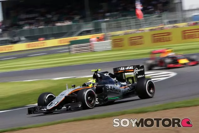 Sergio Pérez trong cuộc đua tại Silverstone - LaF1