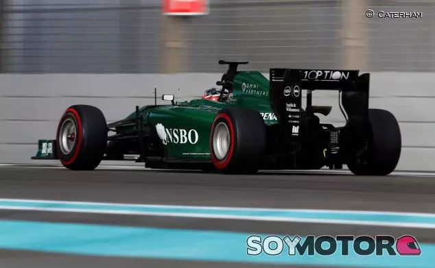 Will Stevens nọ na Caterham CT05 na Abu Dhabi - LaF1