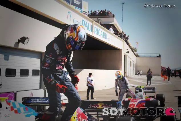 Carlos Sainz human sa iyang kadaugan sa Paul Ricard - LaF1