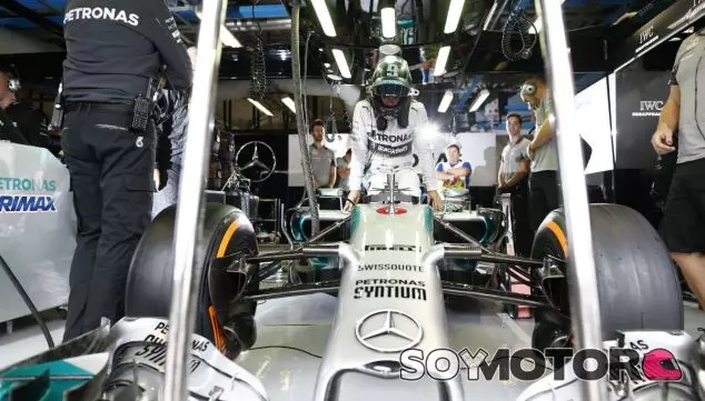 Briatore lonje dwèt sou Rosberg kòm premye chofè Mercedes - LaF1.es